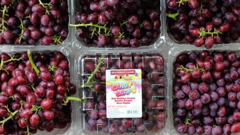 Candy Snaps Grapes with Sour Cream and Brown Sugar - Rainbow Delicious