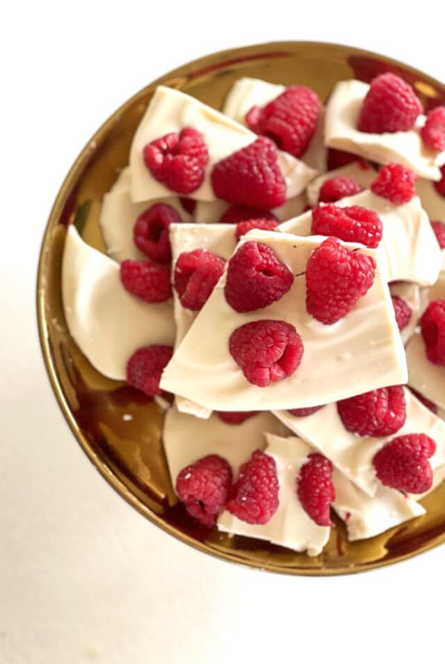 The Best Fresh Raspberry White Chocolate Bark Recipe - Rainbow Delicious